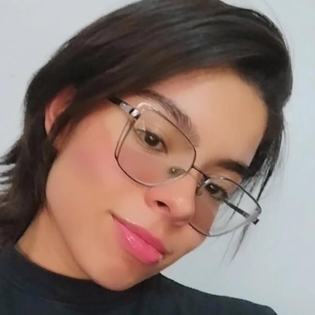 Alina (23) - Niñera en Grecia | Babysits